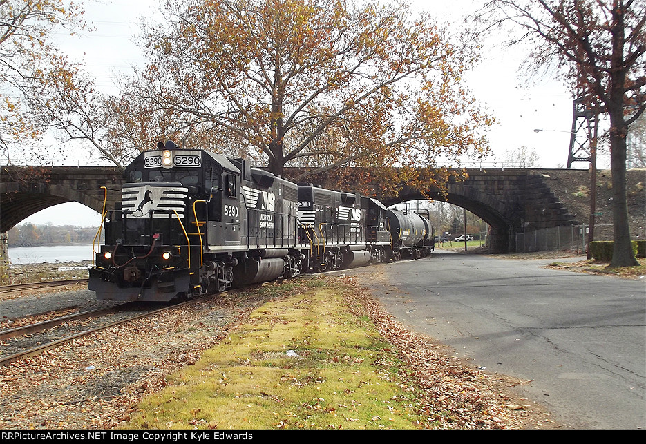 NS GP38-2 #5290 on YPMO-R1